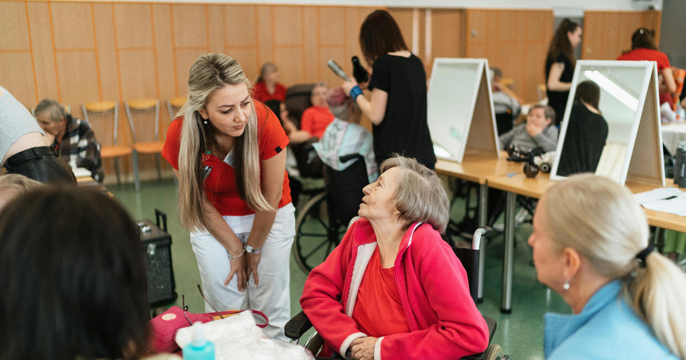 Caregiving Website Examples - 5 Trust-Evoking Sites Reviewed With Care