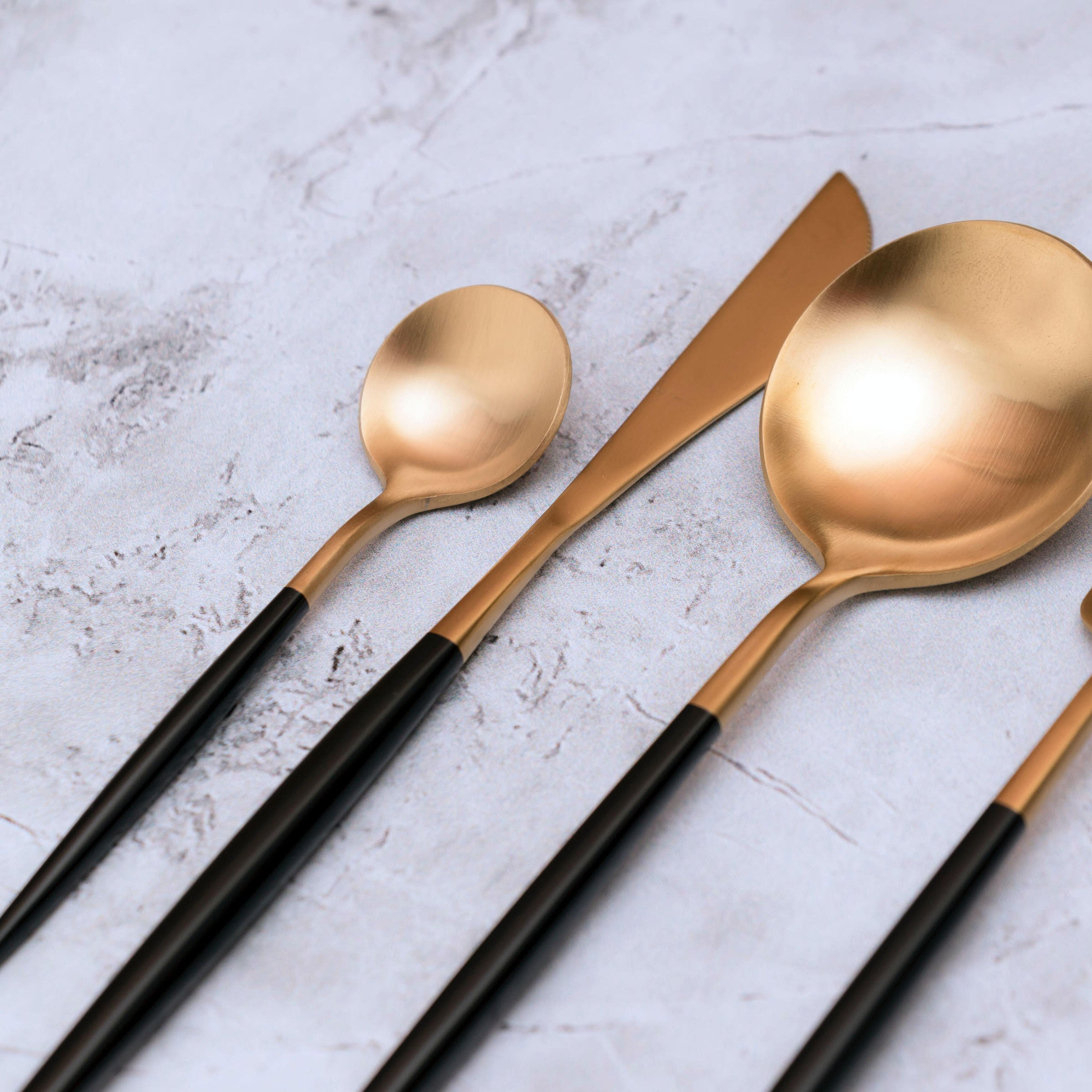 Cutlery Logo 2023 Customize Logo New Cheap Square Handle Cutlery Set